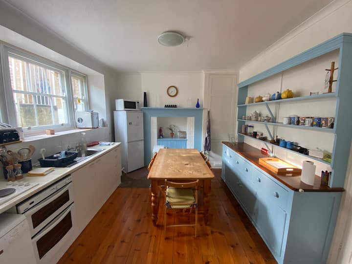 Cowes Seafront Flat Sleeps 8 - Isle of Wight