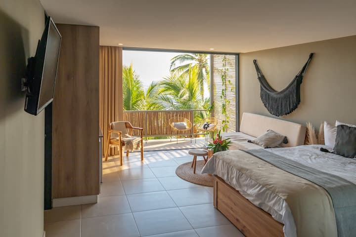 Deluxe Studio 32 - La Libertad, España