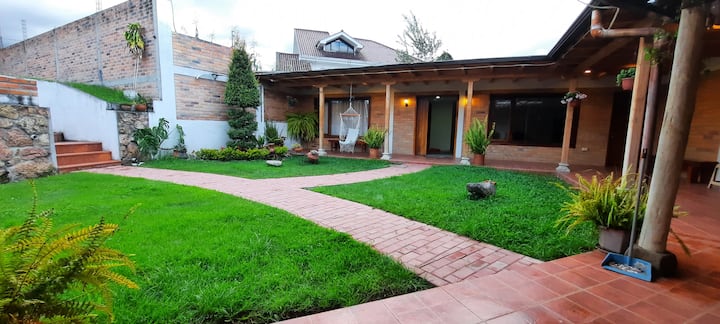 Agradable Y Segura Casa De Campo En Cuenca - Cuenca, Ecuador