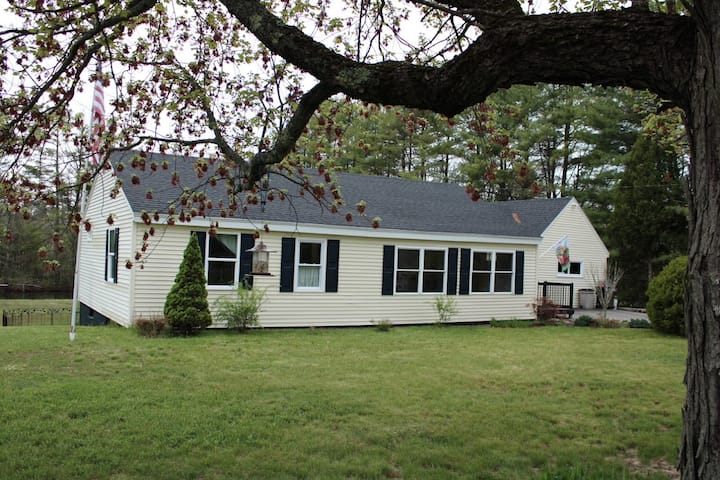 Coastal Getaway In "The Friendliest Town In Maine" - Wells, ME