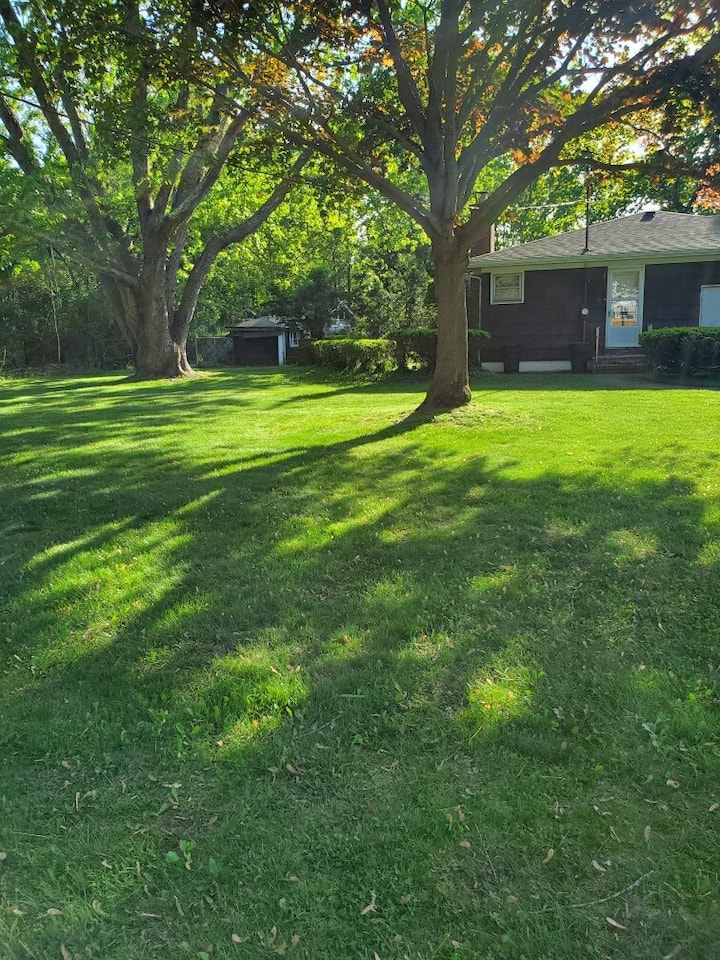 “The Antique Ranch" Eclectic 3bdrm Home W/pool - Fire Island, NY