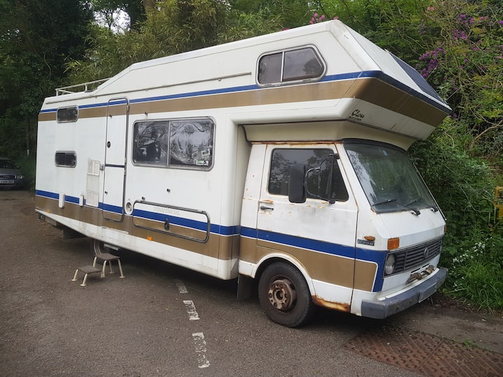 Delightful Three Berth Classic Vw Motorhome - Porthcurno