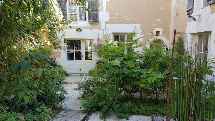 Studio Dans Maison D'artiste - Charente