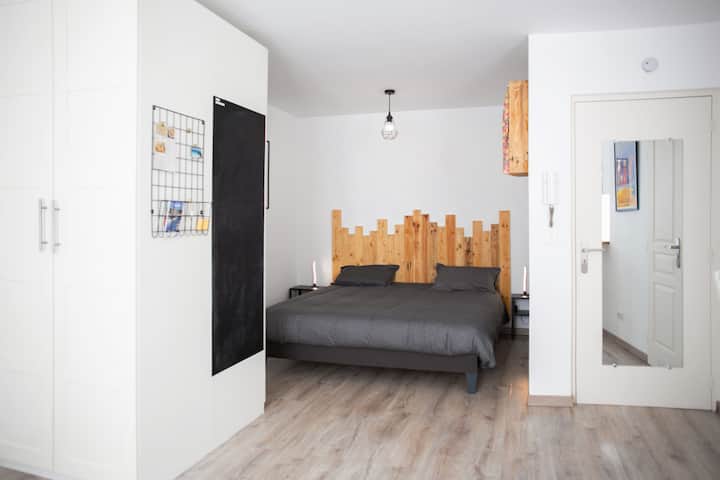 Grand Studio Avec Clim Mobile Et Fibre - Toulon