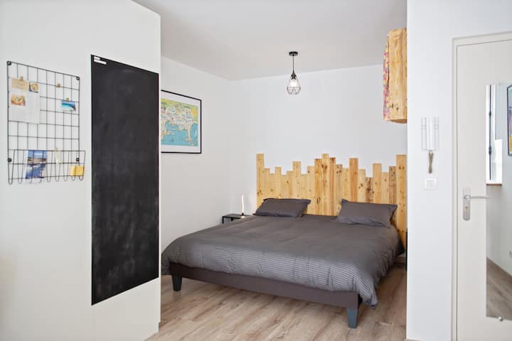 Grand Studio Avec Clim Mobile Et Fibre - La Seyne-sur-Mer