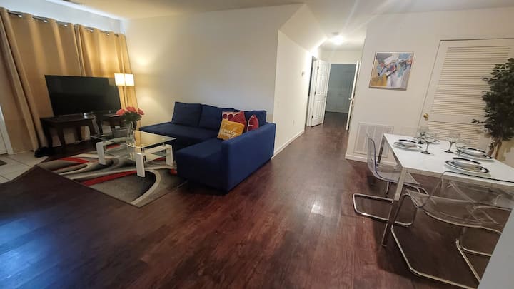First Floor  3 Bed Rm Apt Long Term Discount - Edison, NJ