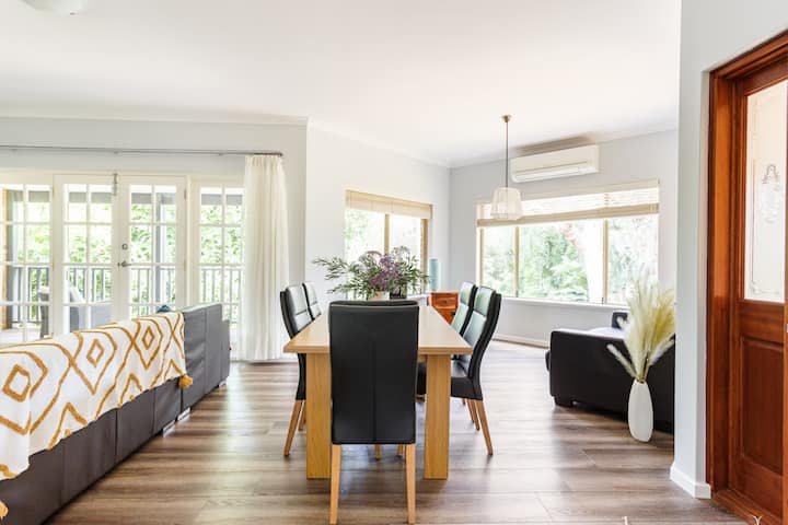 Cosy 2 Bedroom Country Suburbia Cottage - Kingsley