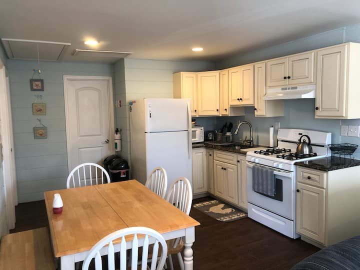Spotless, Cheerful 3 Bdrm, 1 Bth, 1 Block To Beach - Manasquan, NJ