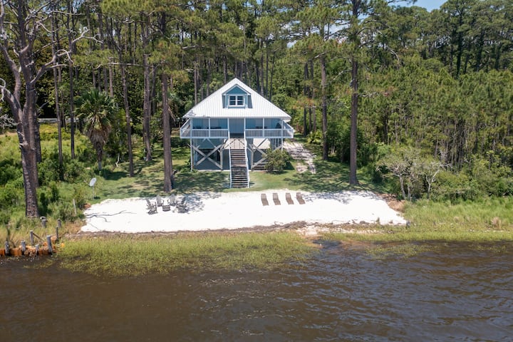 The Bella Beach Treehouse: New Pool. Kayak. Golf - United States