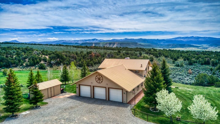 Peaceful Country Getaway And Stunning Valley Views - Rifle Gap State Park, Rifle