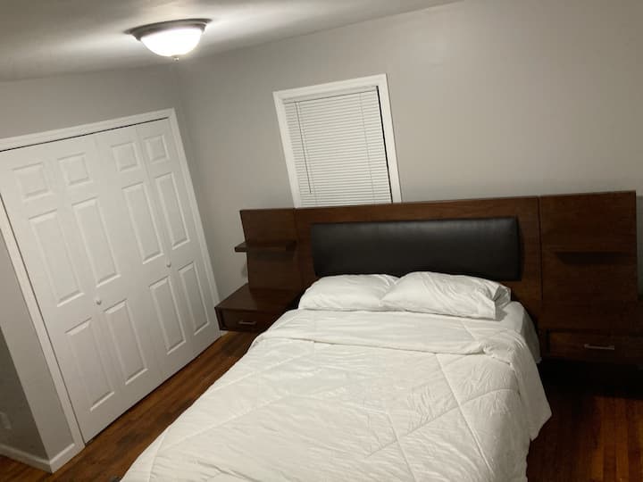 Amazing Private Bedroom Close To Everything - Long Island, NY
