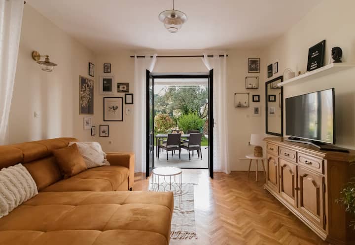 Sunny Haven - Apartment Near The Sea (200m) - Fažana