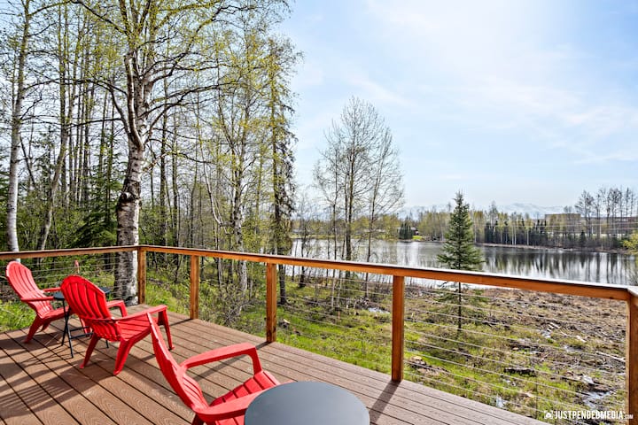 Beautiful Views On The Lake - Anchorage, AK