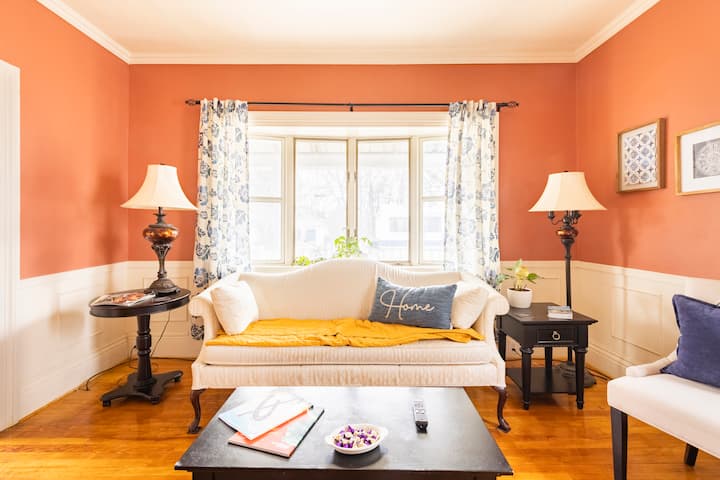 St Lawrence Room - Lovely, King Bed, Private Bath - Potsdam, NY
