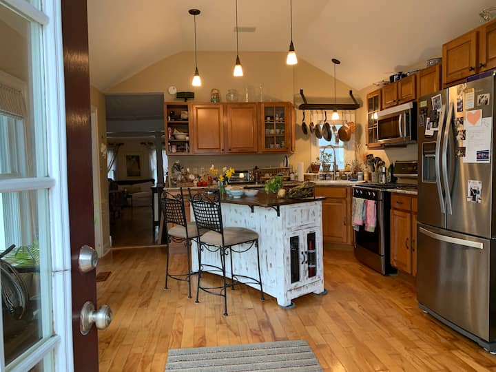 Charming 2br Historic Home 7min Walk To Broadway - Saratoga Springs, NY