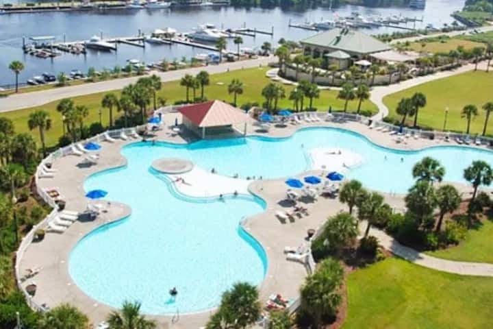 Peaceful, Spacious Condo Barefoot Resort - North Myrtle Beach, SC