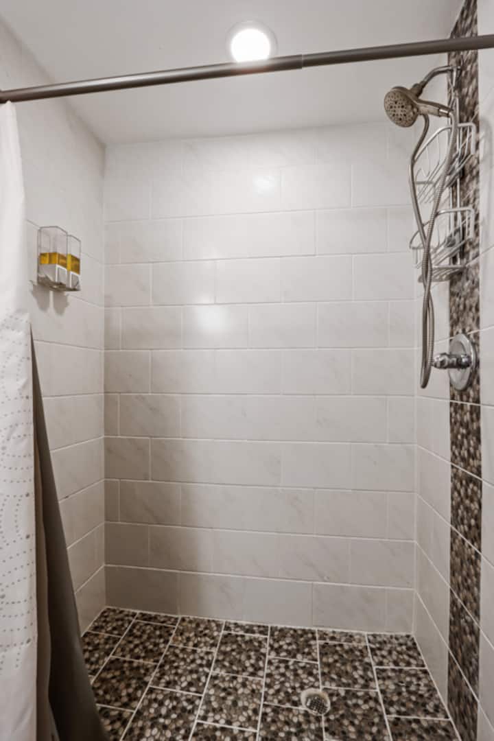 Lovely 2 Beth One Bath 5 Minutes From Um Hospital - El Paso, TX