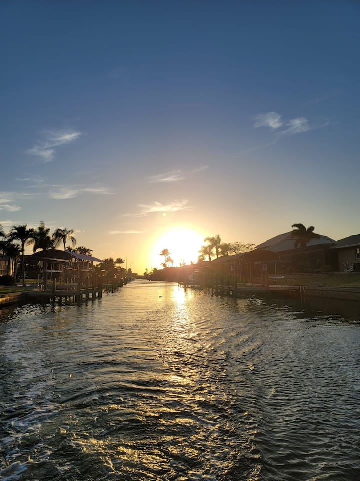 Bring Your Boat! Canal Home In The Coveted Sw Cape - Cape Coral, FL