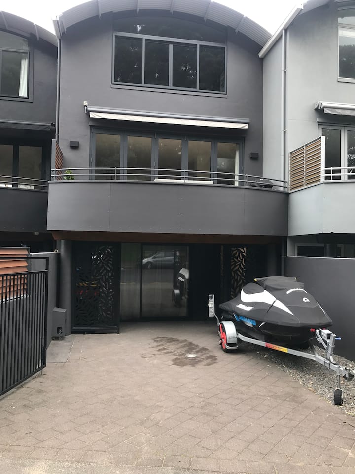 Adorable 1 Bedroom Place With Free Parking - Mount Maunganui
