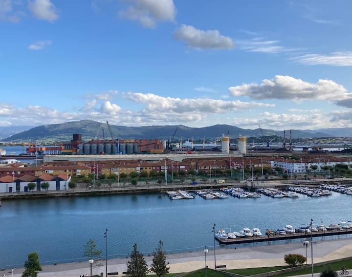 Apartamento Con Garaje En La Bahía De Santander - Santander