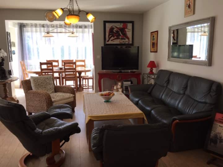 Magnifique Villa Avec Spa Et Jardin Arboré - Lunel