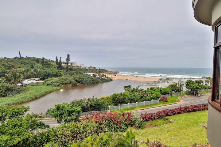 Large Apartment With Magnificent Sea Views - Southbroom