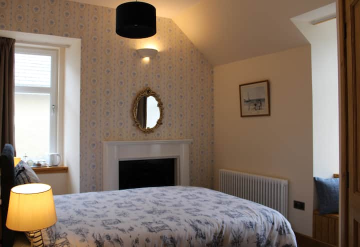 Private Double En-suite Room - Blue Room - スカイ島