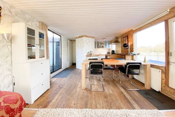 ★ Riverside Houseboat ★ Free Parking ★ Amsterdam ★ - Amsterdam