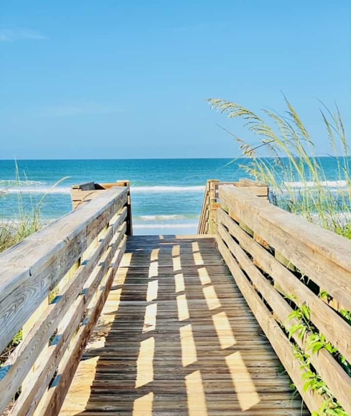 Oceanfront Condo, Private Balcony - Palm Coast, FL