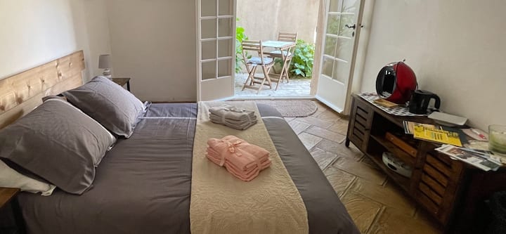Chambre Climatisee Independante En Rdc De Villa - Saint-Tropez
