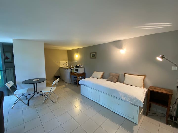 Studio Dans Maison Provençale - Nîmes