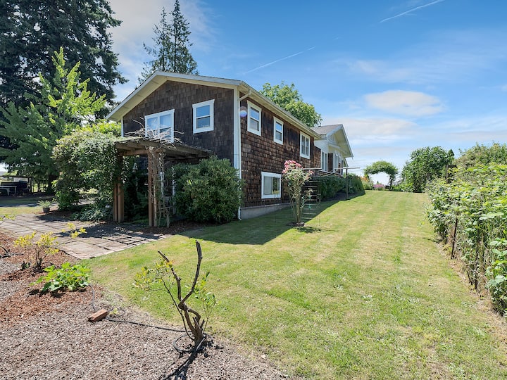 Beautifully Restored Farmhouse On Over An Acre - ポートランド, OR