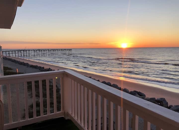 Oceanfront 1 Br Condo At Carolina Beach! - Carolina Beach, NC