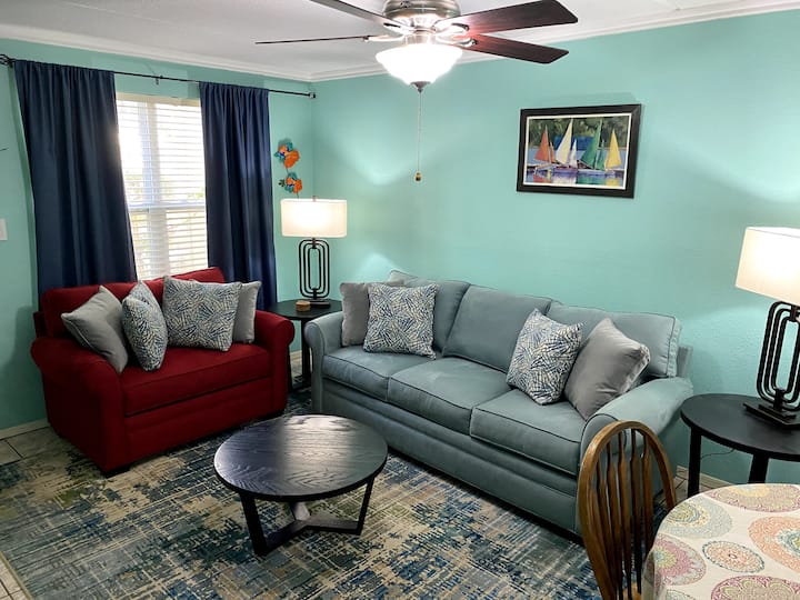 Tropical Island Condo Just Steps To The Beach! - South Padre Island
