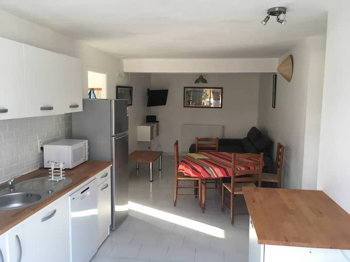 Appartement 2 Ch. 5 Pers. à 10 Min De La Plage. - Ascain
