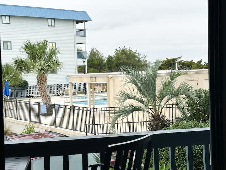 A112 - Views Of Pool And Bay.  Steps To The Beach! - Tybee Island, GA