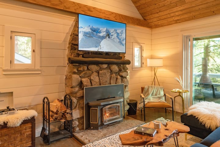 Little Wolf Lodge | Modern Cabin At Lake Gregory - Lake Gregory Regional Park, CA