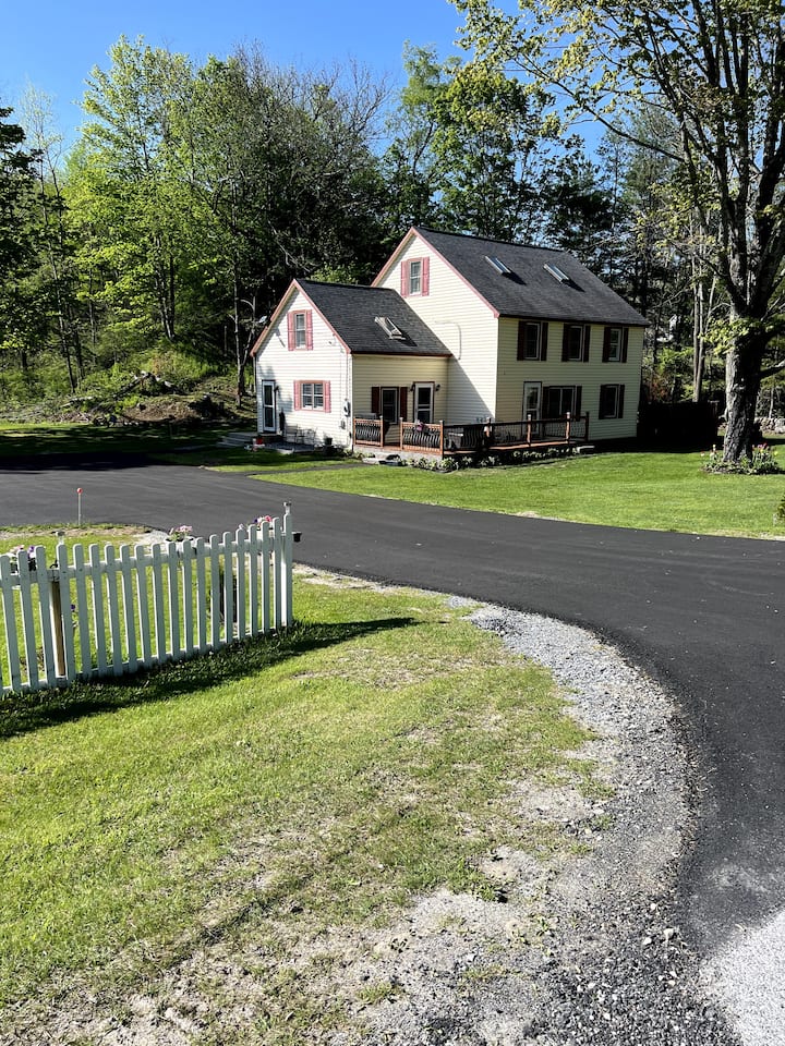 Private Cozy King Bedroom Near Manchester Center - Manchester, VT