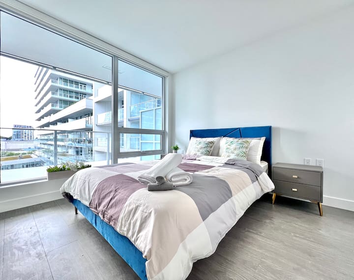 One Bedroom Condo Near Richmond Center ¹⁴ - Richmond
