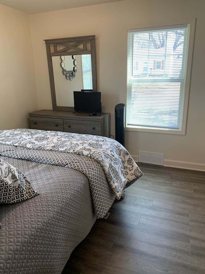 Cozy Glendale Bungalow - Sioux Falls, SD