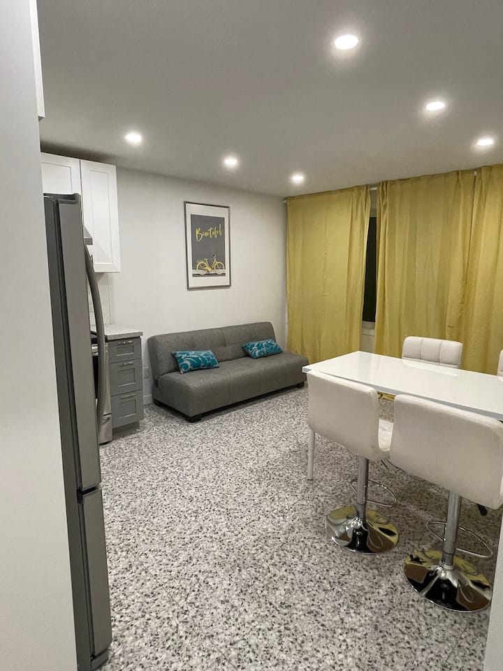 Cozy 2 Bd Apt 10 Minutes From Montreal Downtown - Longueuil