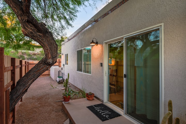 Foothills Casita - Private, Cozy, Modern, Stylish - Tucson, AZ