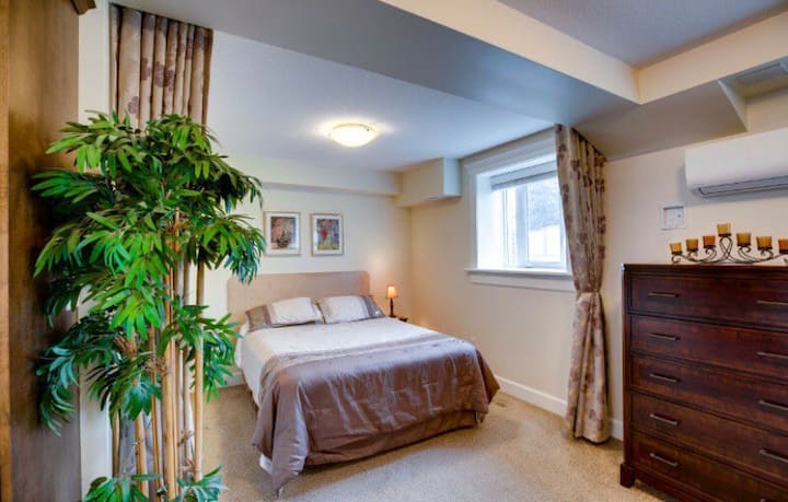 Lovely Studio Suite On Beautiful 7th Ave South - Lethbridge