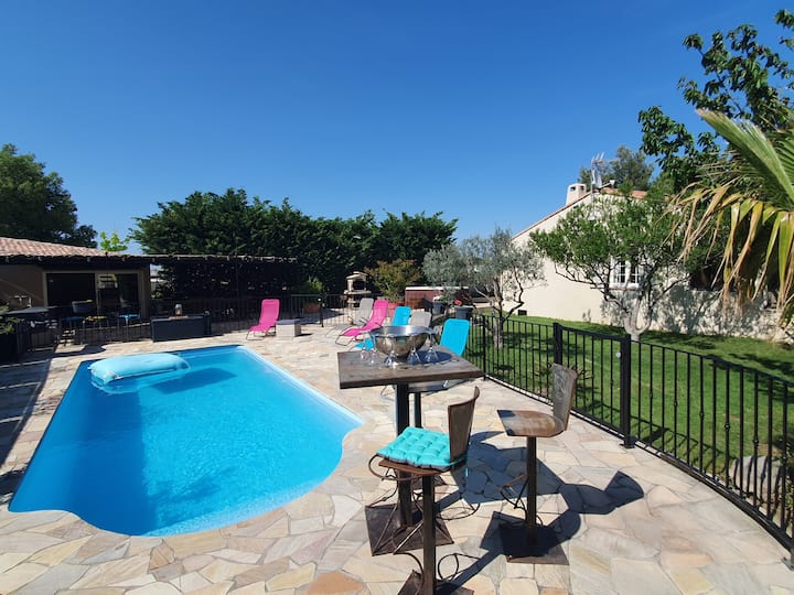 Jolie Villa Avec Piscine +2 T2 Pour 15 Personnes - Châteauneuf-les-Martigues