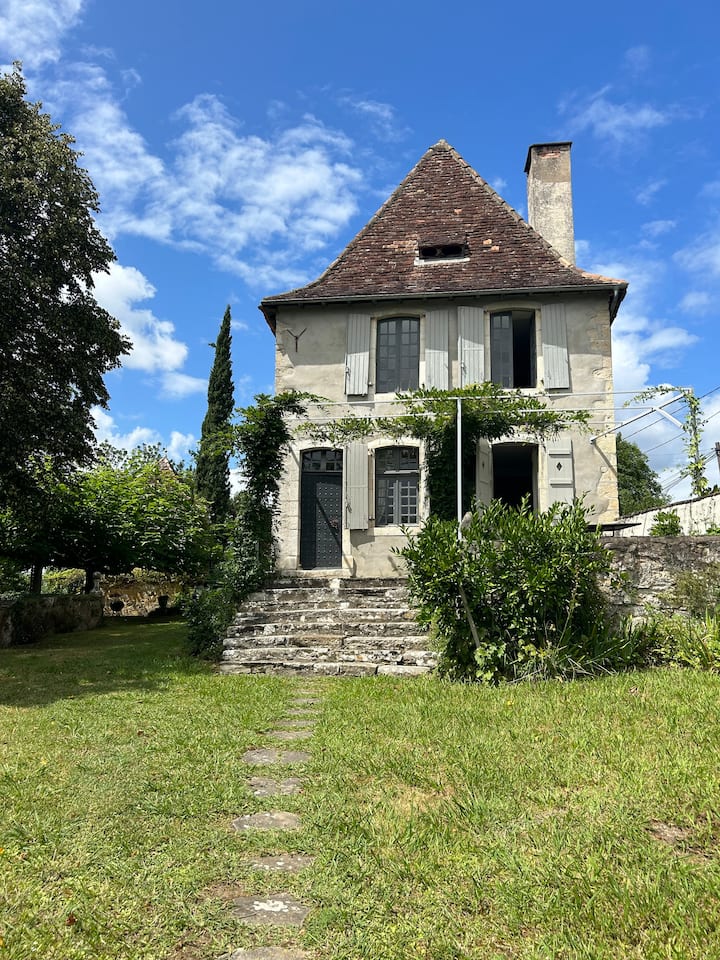 Grande Maison De Famille Béarnaise Du Xviie - Salies-de-Béarn
