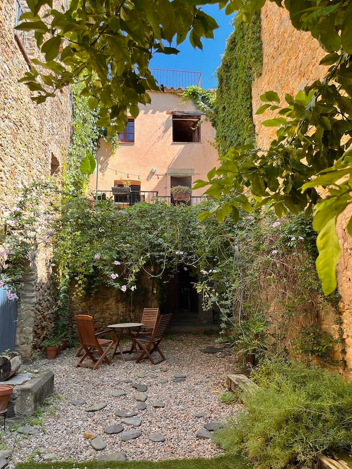 Encantadora Casa En El Centro Del Pueblo - Gerona, España