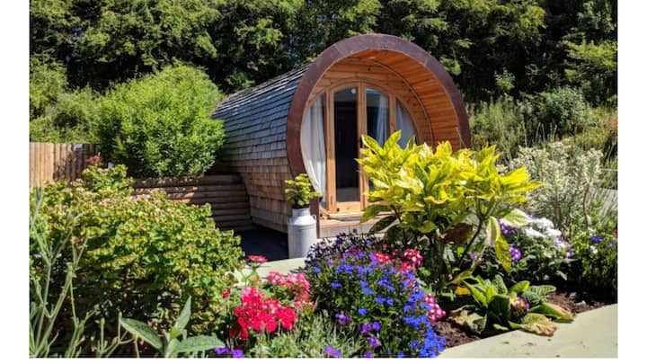 Rustic And Secluded Glamping Pod With Hot Tub - Derbyshire