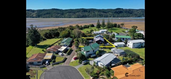 Peaceful Beach Getaway With Harbour Views - Whangamatā