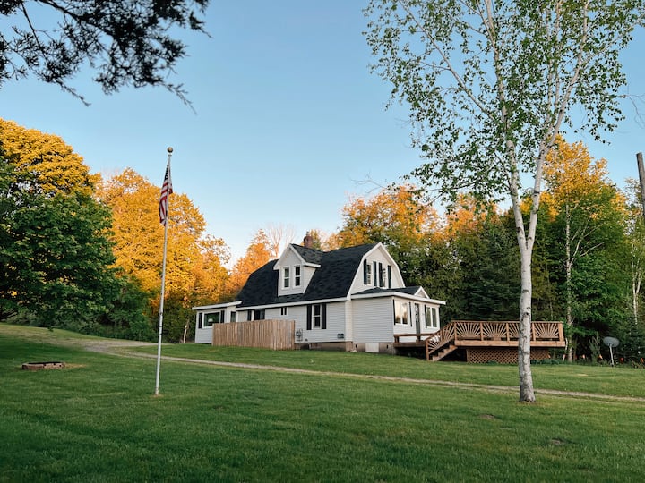 1910 Farmhouse Near Town & Wineries! - Traverse City, MI