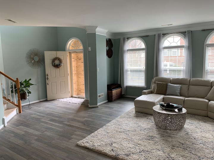 Welcome Home - Amenities Galore Lansdowne - Leesburg, VA